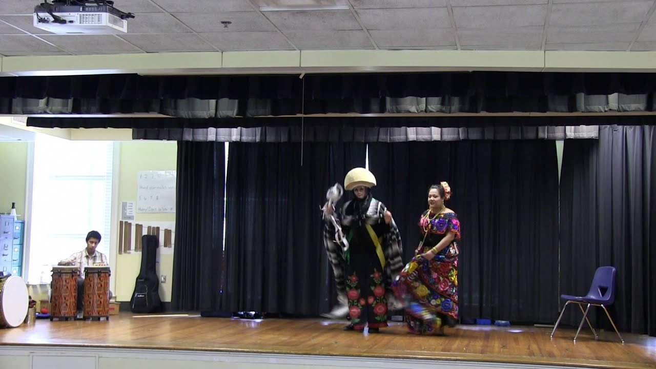 Chiapas dance at Oakhurst Elementary School - YouTube