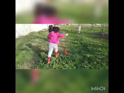 Esmer ve Nazli yaris edir