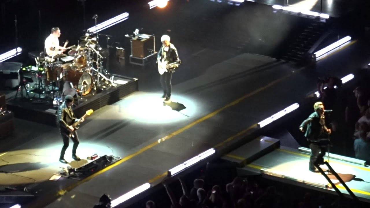 U2 - Gloria - Live in London - 03/11/2015 O2 Arena - YouTube
