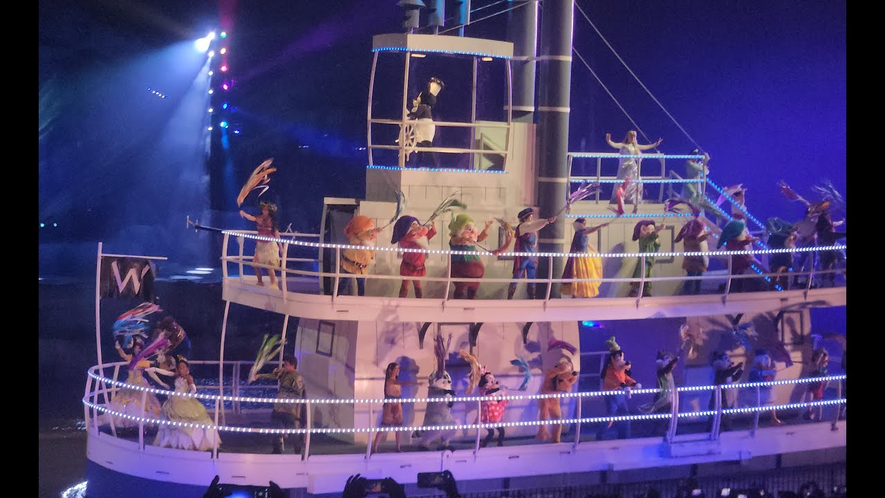 Experience the Magic: Fantasmic! - YouTube