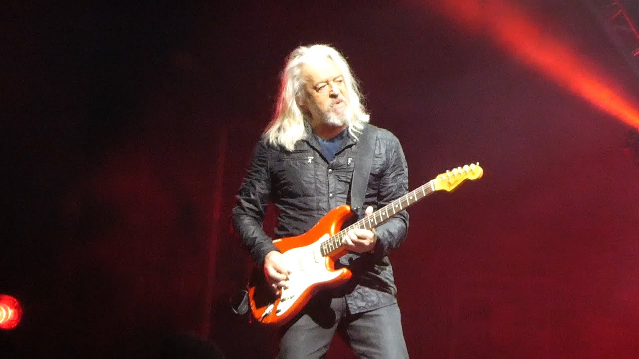 GREAT Guitar Solo - Tears for Fears - Shout - Live Concert 2022 ...