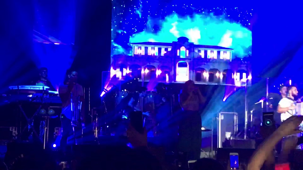 La foto de los dos - Carlos Vives @Berlin - YouTube