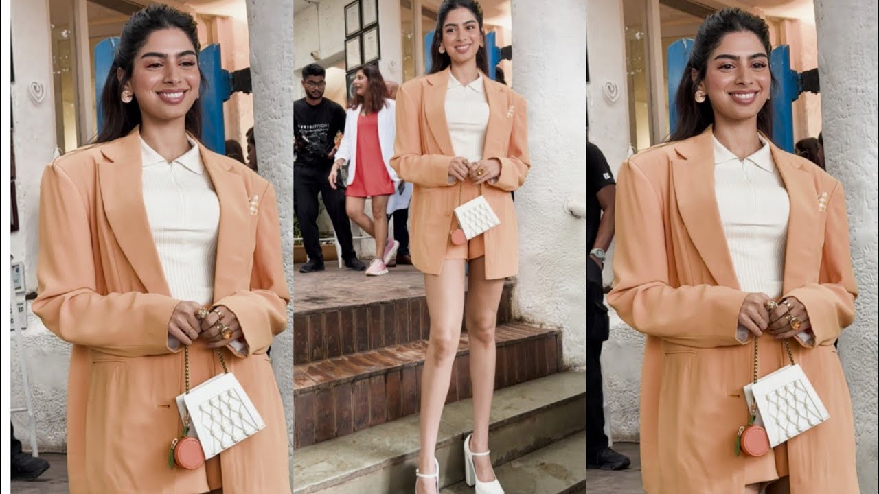 Absolutely Too Gorgeous Look Khushi Kapoor Arrives For Face Shop Barnd ...