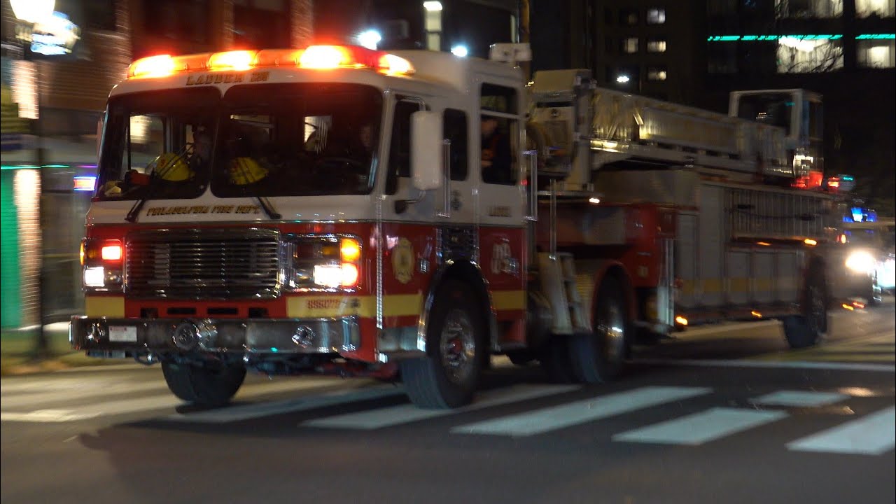 Philadelphia Fore Department Ladder 9 & Engine 43 Responding *1999 ...