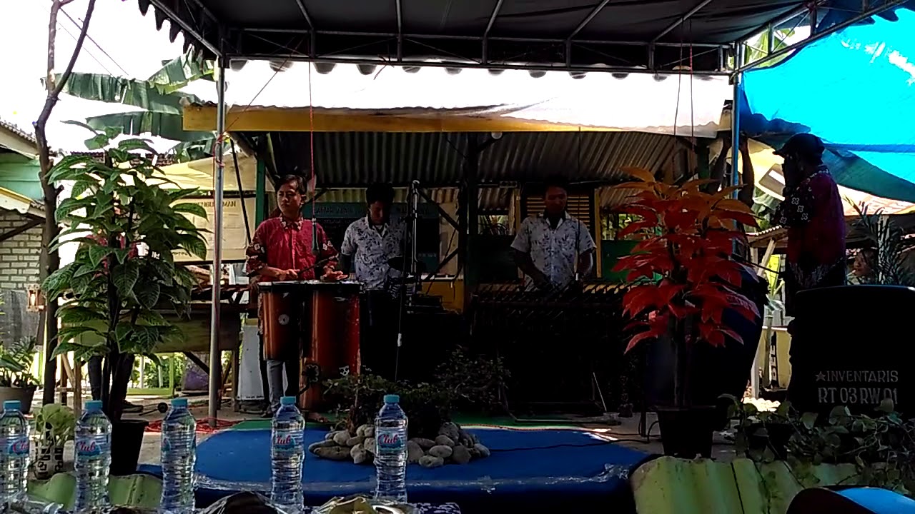 angklung di pos kampling - YouTube