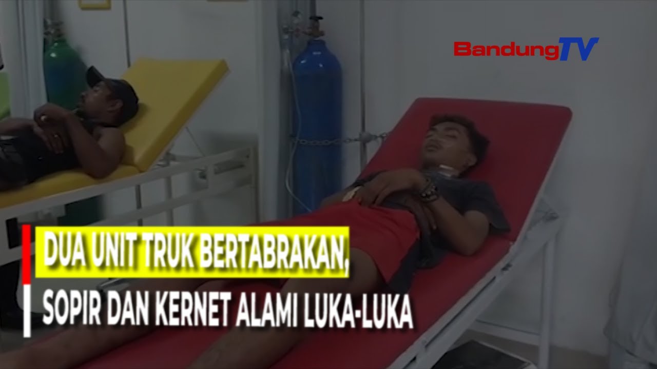 DUA UNIT TRUK BERTABRAKAN, SOPIR DAN KERNET ALAMI LUKA LUKA - YouTube