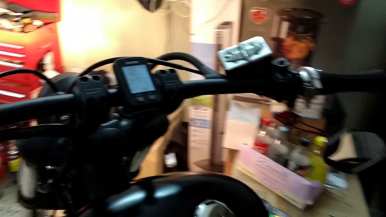 Virago XV700 Bobber - YouTube