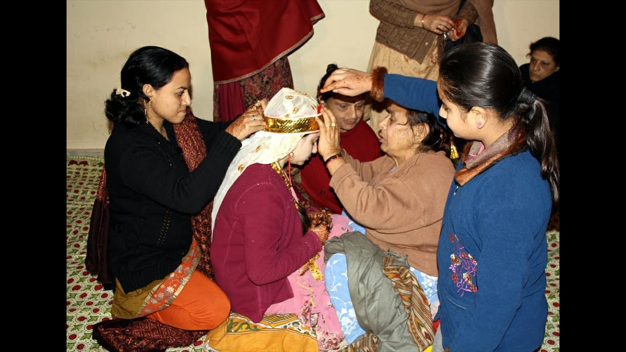 Tarag | Bridal Headgear of Kashmiri Pandit woman | Kashmiri Pandit ...