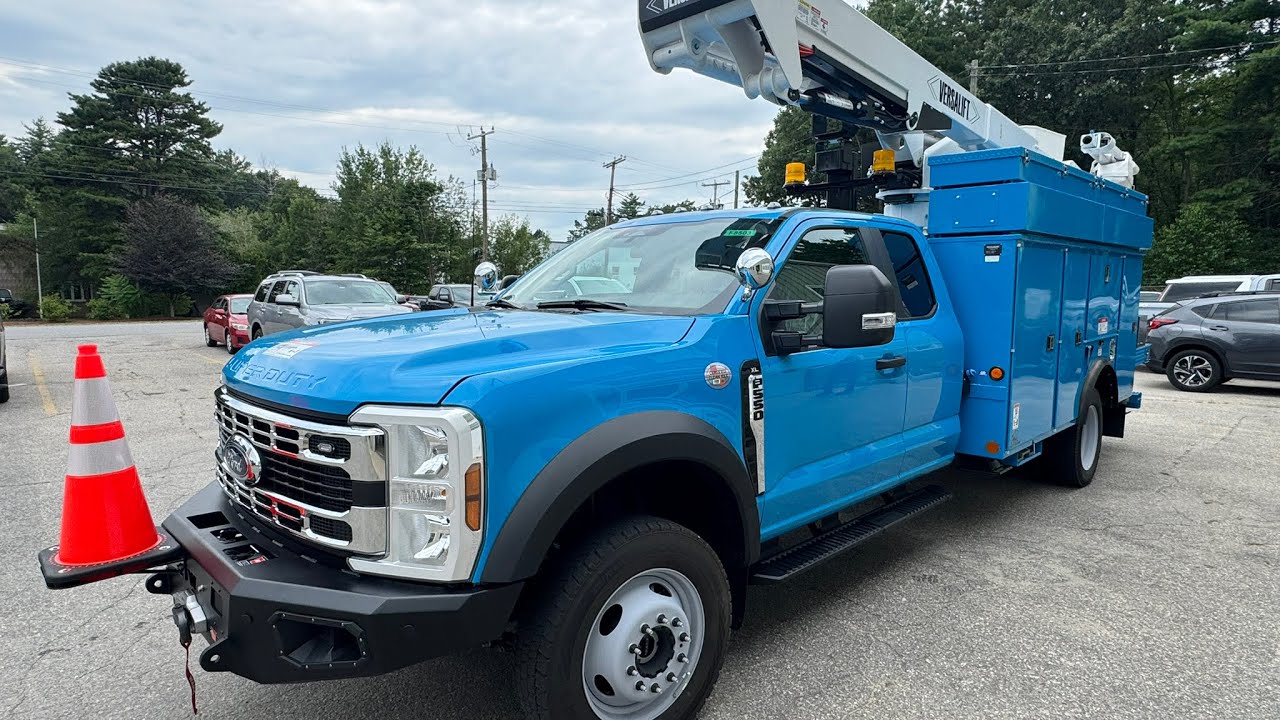 Custom Built Versalift VST-47-MHI Bucket Truck For Linemen - YouTube