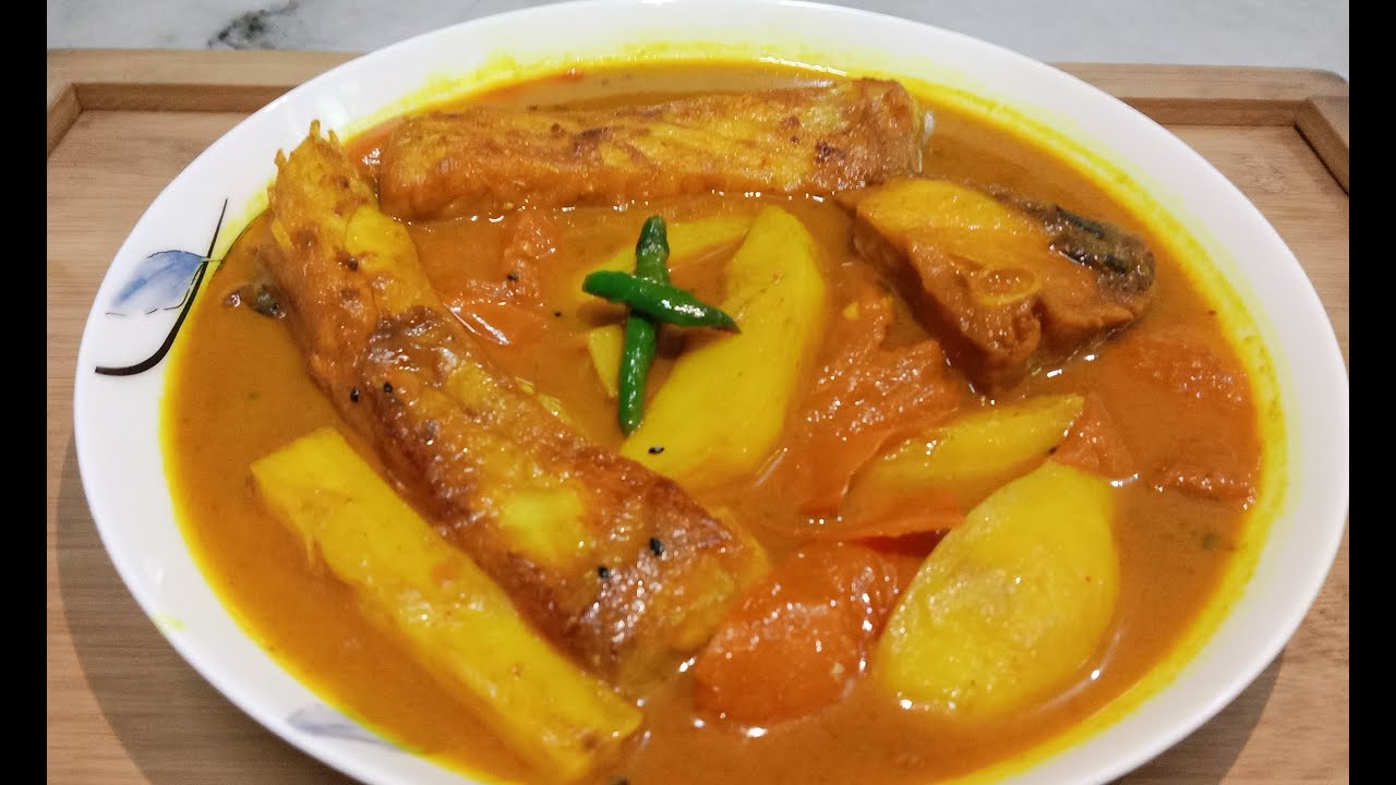 আলু টমেটো দিয়ে কাতলা মাছের ঝোল | Katla Macher Recipe | Bengali style ...