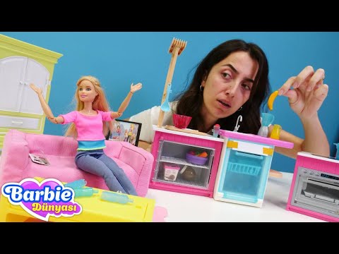 Barbie oyunları! Sevcan diyet yapan Barbie'ye meyve ile smoothie yapıyor! Yemek yapma oyunu!