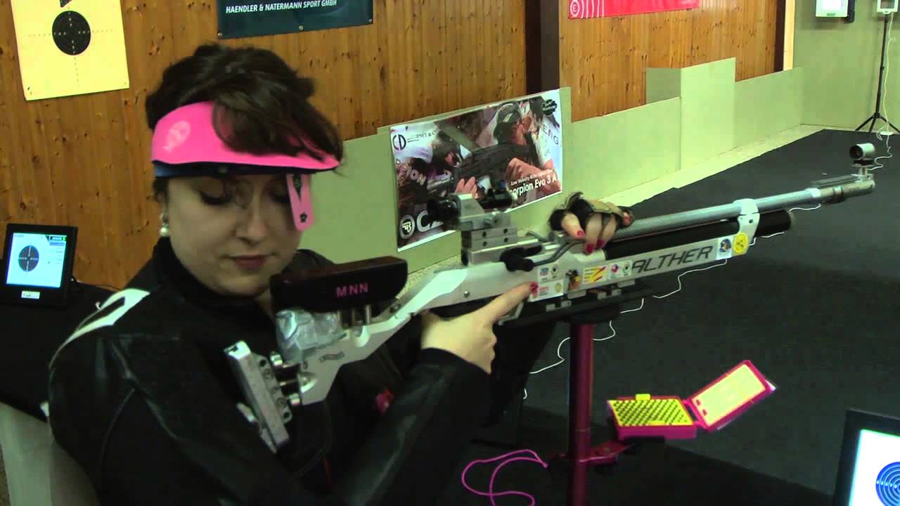 Portret Manon Claessens: Beste Belgische karabijnschietster - YouTube