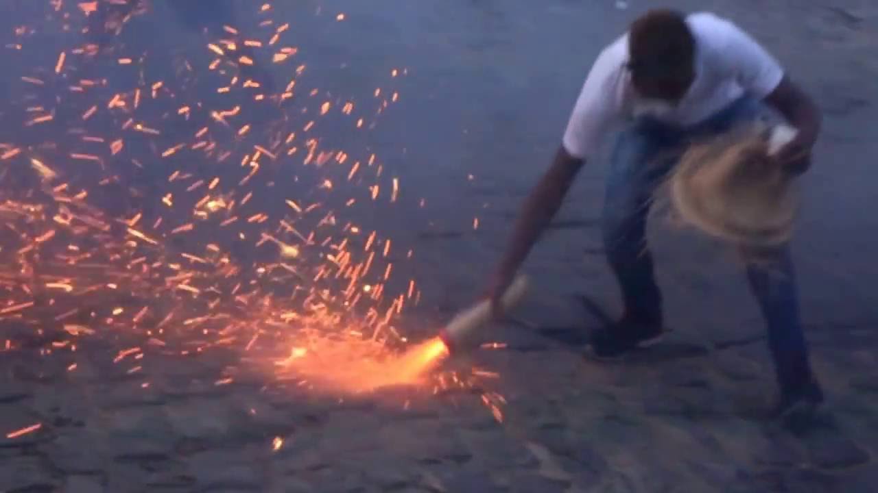 Guerra de Espadas - YouTube