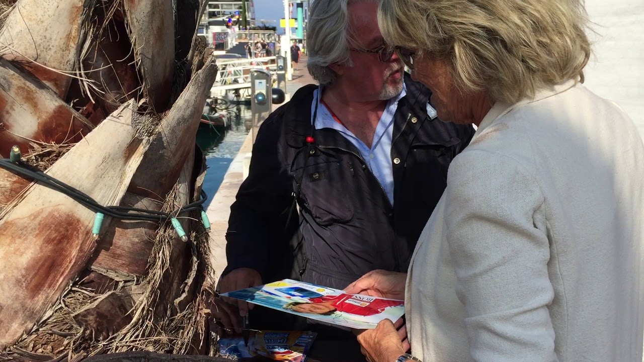 Keke Rosberg signing autographs at Monaco Grand Prix 2018 - YouTube