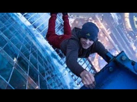 man falls off building😨😨😨 - YouTube