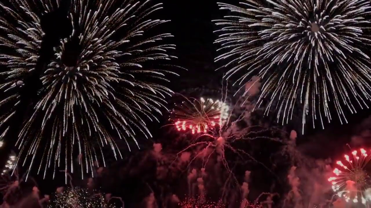 Прага, новогодний салют 1.01.2018 - YouTube