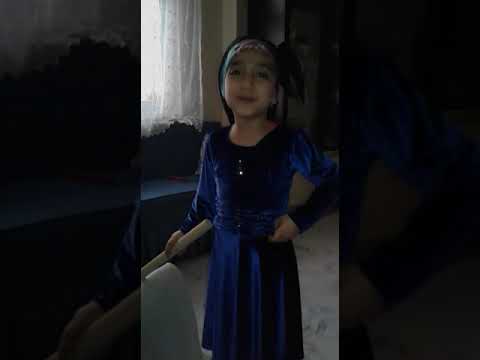 Küçük kızdan muhteşem ses :)