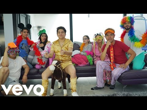 En pijama | Parodia | Becky G, Natti Natasha | Mario Aguilar