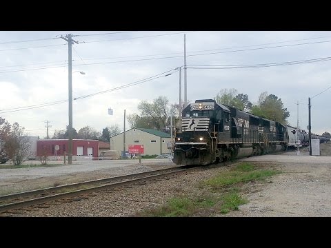 NS 67E coming through Cayce w/ 2 SD60s & AWESOME P5 horn! - YouTube