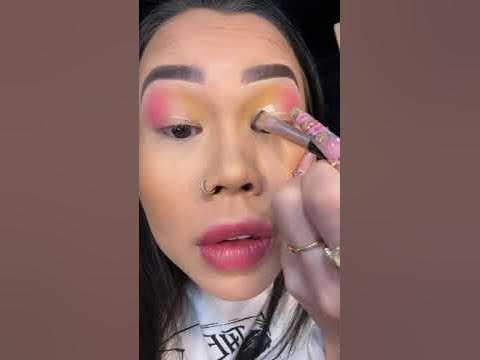 Doing my makeup on set - YouTube