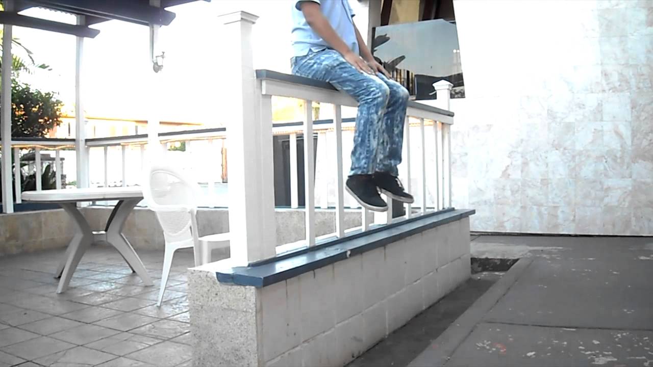 [Tofa Kim] Mystical Chair Dance - YouTube