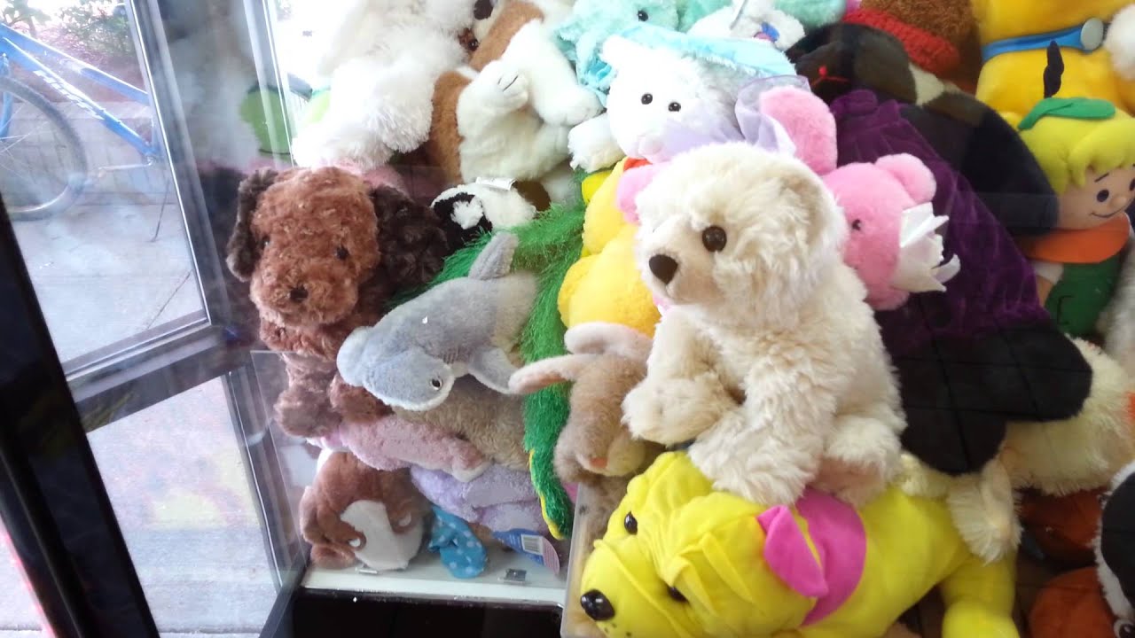 HOT STUFF Claw Machine Skill Crane Game WIN - GOLDEN CORRAL BUFFET ...