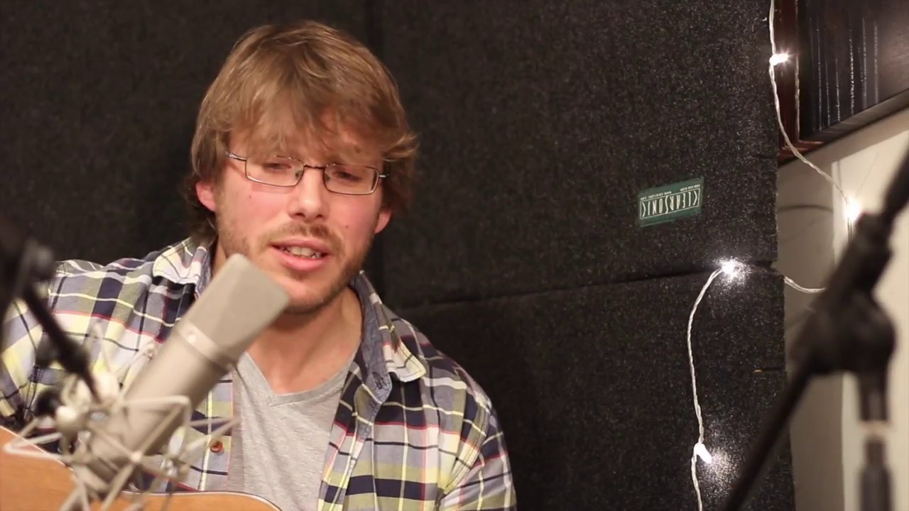 Dan Webster performing Show of Hand's 'Cousin Jack' - YouTube