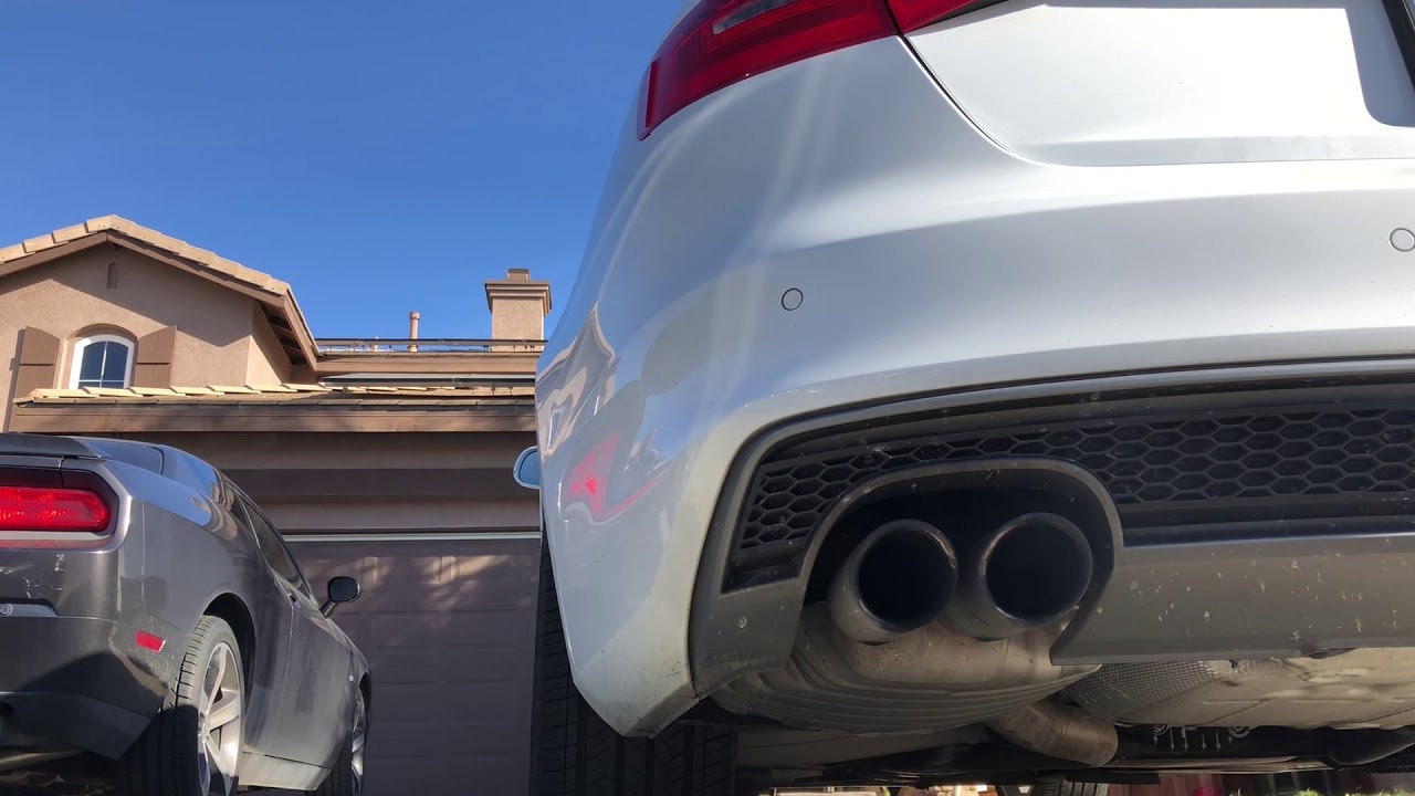 Audi Quattro A4 Cold Start - YouTube