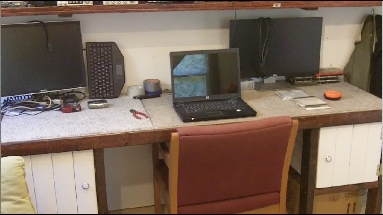 Tour of My Radio / Computer / Music Room - YouTube