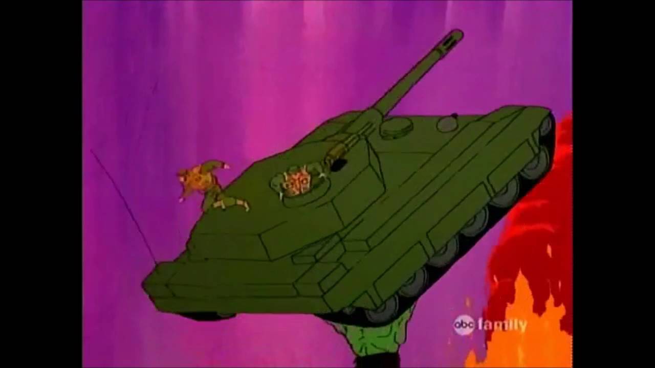 hulk throws a tank at the queen of hearts - YouTube
