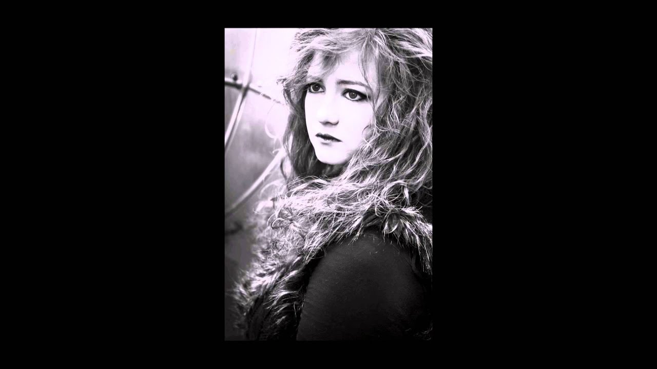 A moment like this- Kelly Clarkson cover by Isabelle Frey - YouTube