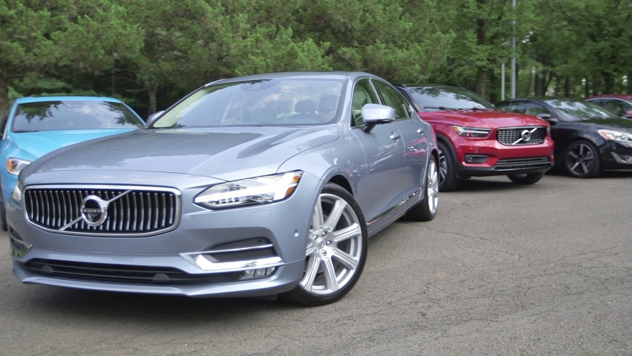 Volvo Park Assist Perpendicular for the 2020 models - YouTube