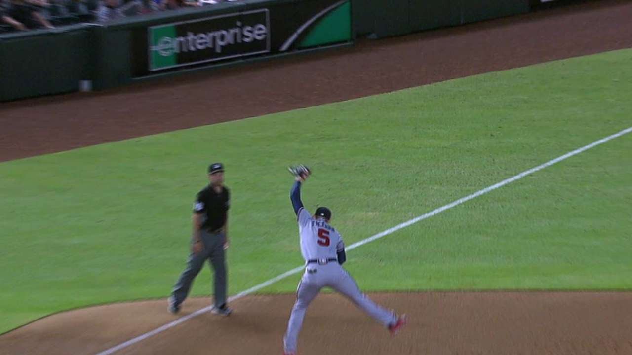 ATL@ARI: Freeman snares a hot shot at third base - YouTube