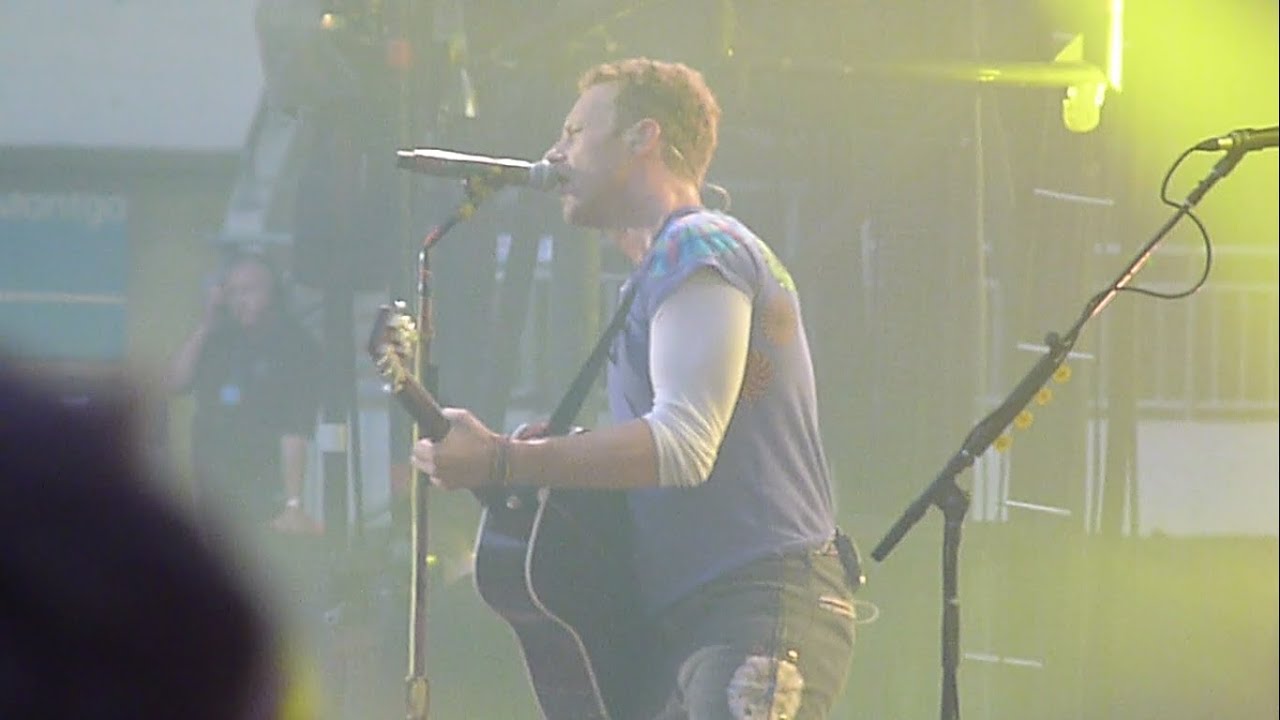 Coldplay - Yellow (HD)(Live @ Wembley Stadium, London. 15/06/2016 ...