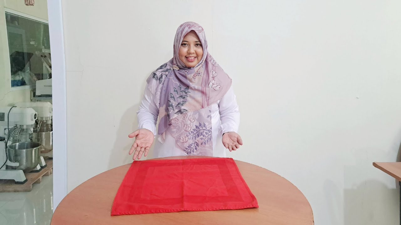 Teknik Pembuatan Lipatan Serbet (Napkin Folding) - YouTube