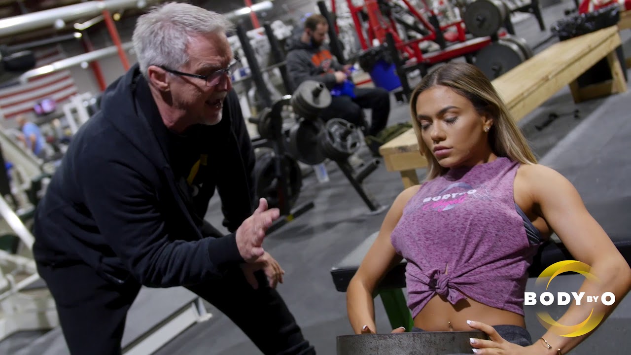 Coach Kim Oddo Builds Glutes with Banded Plate Hip Thrusts - YouTube