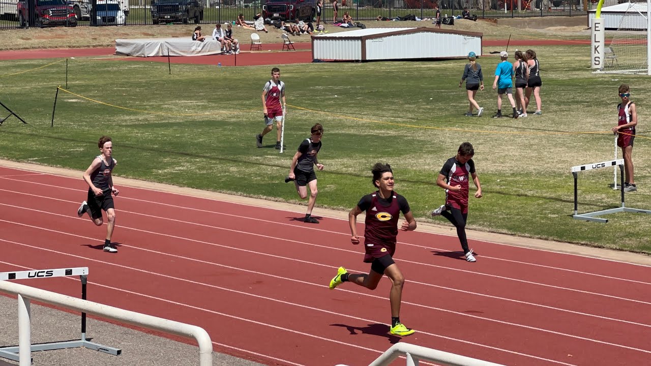 200 Meter Run. Bryce & Braden 4-11-2023. @Elk City - YouTube