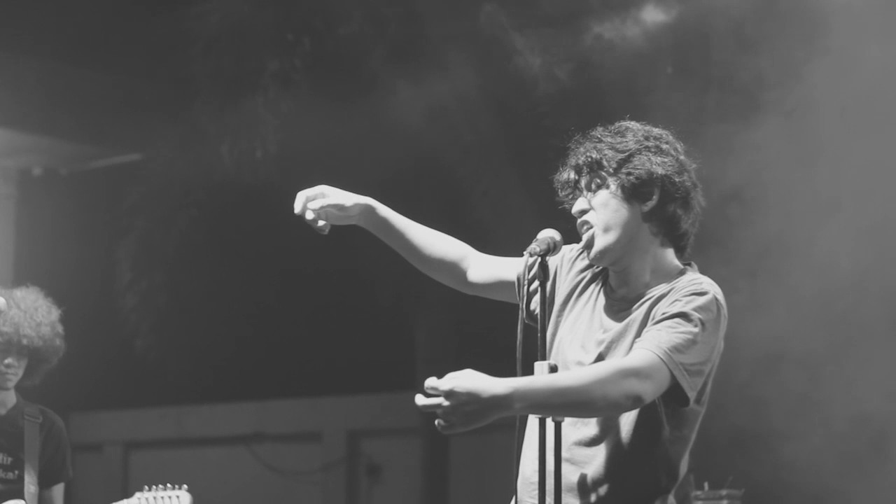 HELLO BENJI AND THE COBRA - YouTube