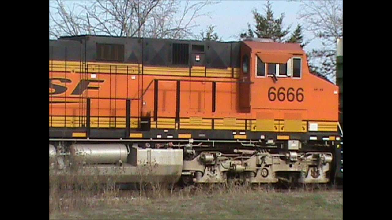 Engines UP and BNSF 6666 - YouTube