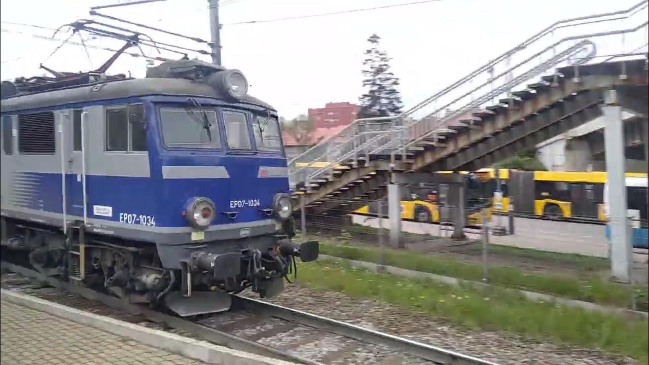 Przejazd Lokomotywy EP07 - 1034 w Zabrzu - YouTube