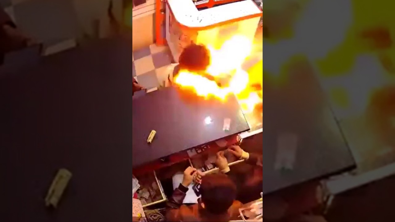 Batterie explodiert im Mund eines Mannes - YouTube
