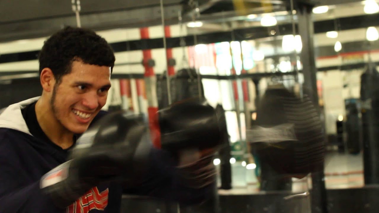 David Benavidez con la pera loca - YouTube