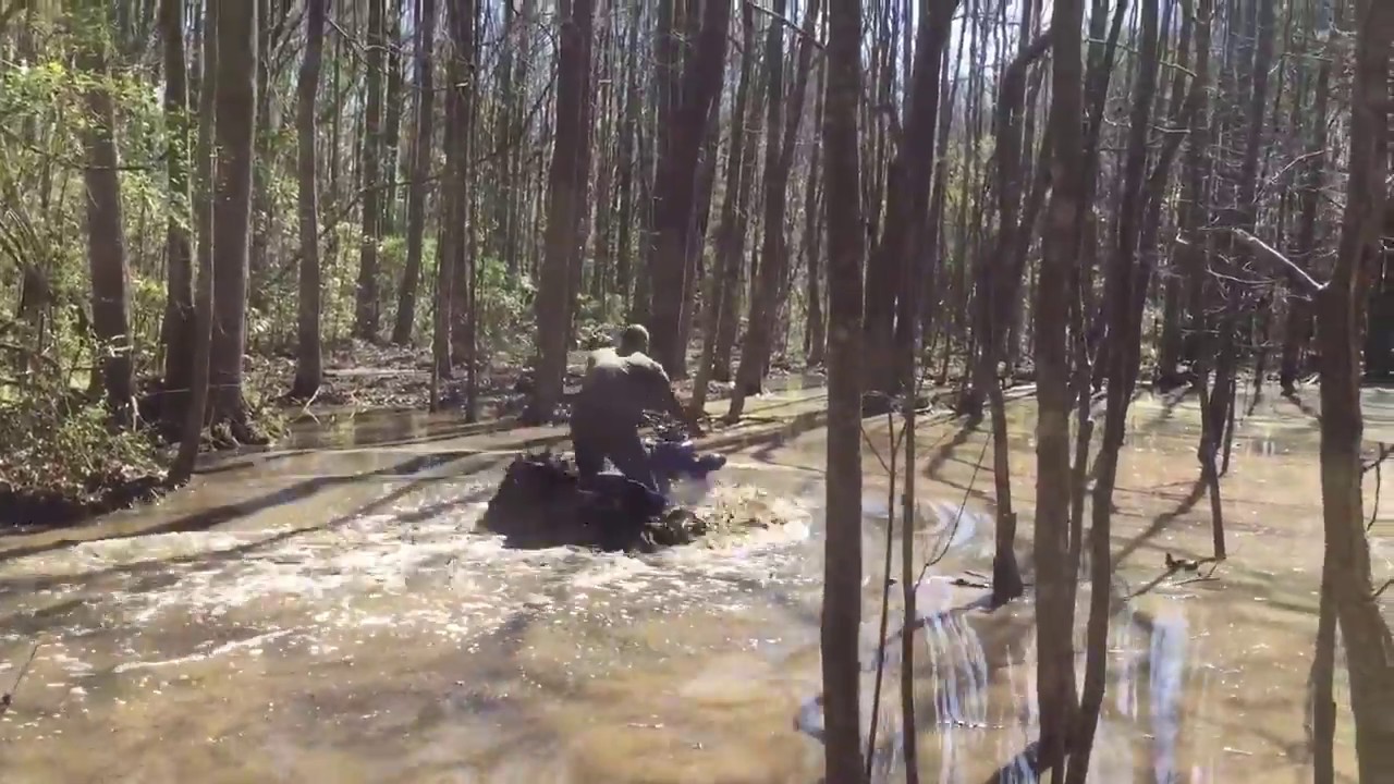 ATV mudding Yamaha Raptor 700R swamp MUDDING - YouTube