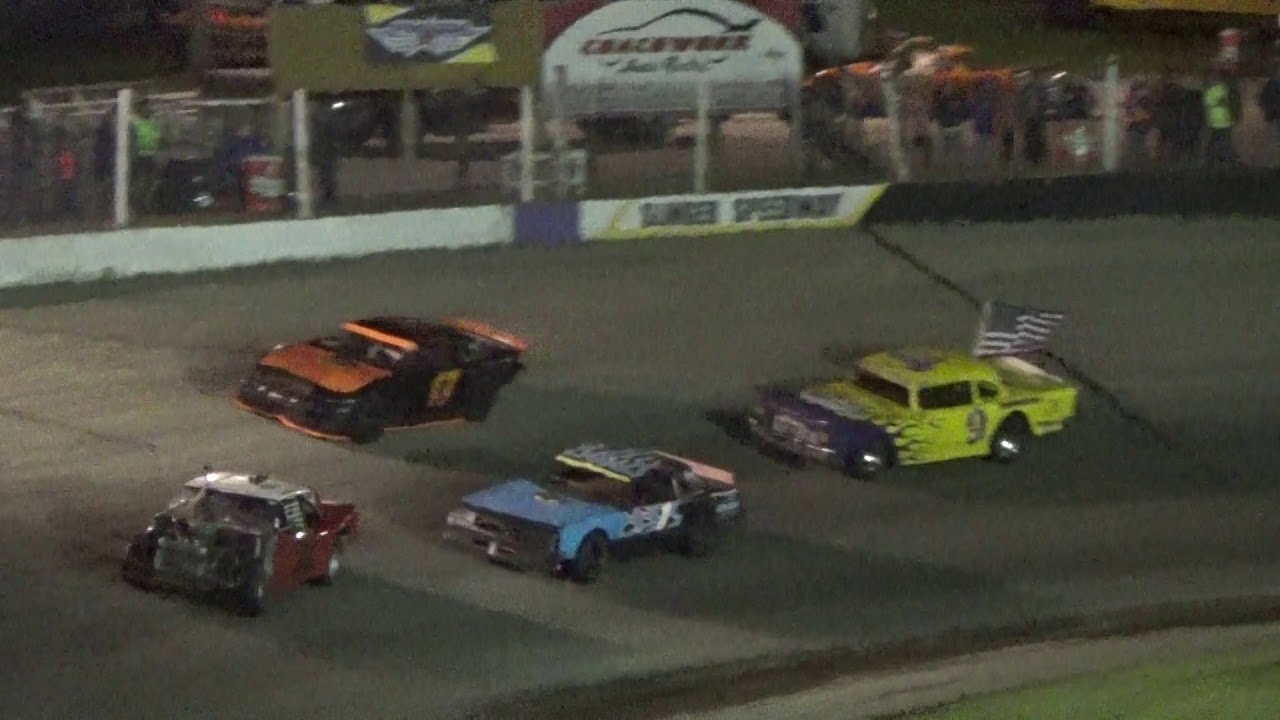 Slinger Speedway Figure 8 Race June 16 2019 - YouTube