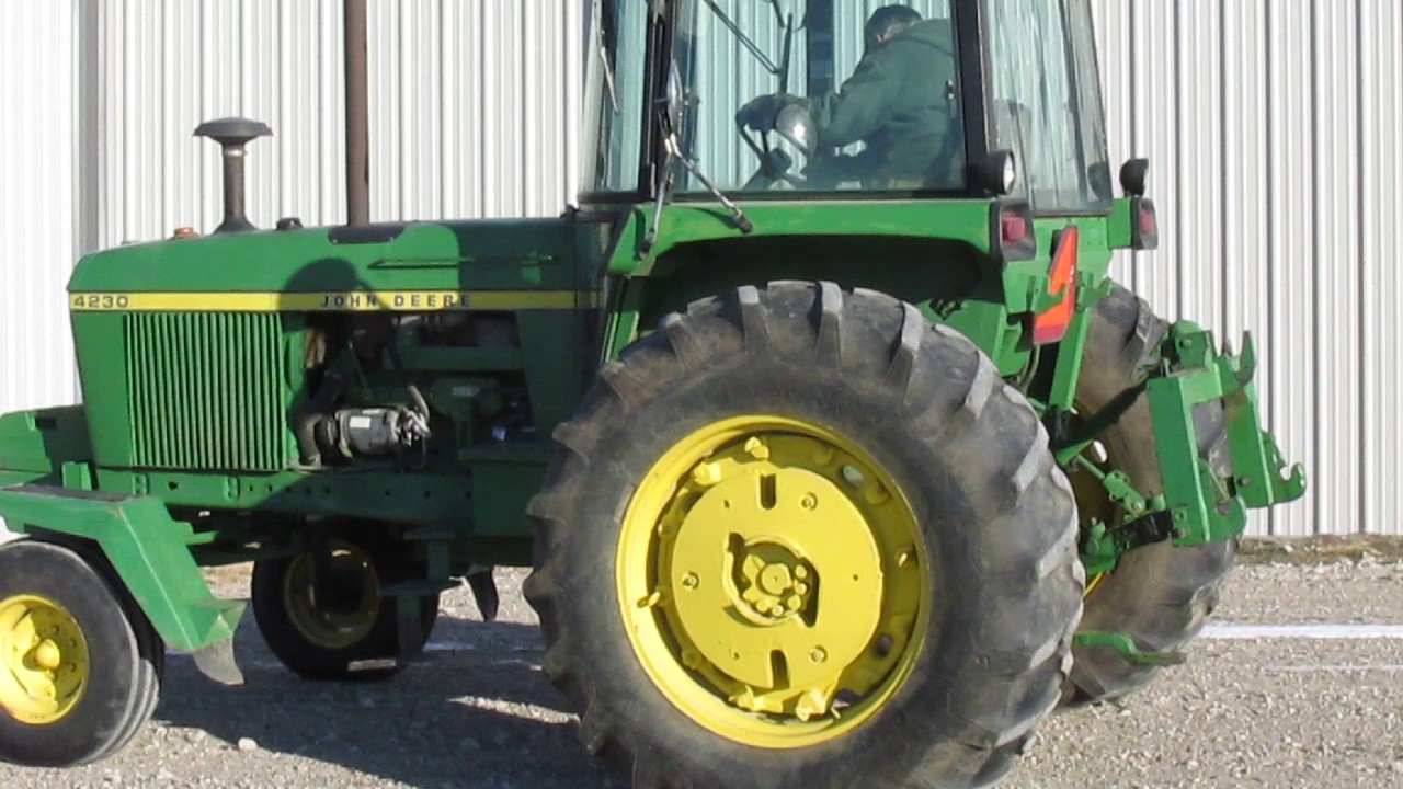 John Deere 4230 - YouTube