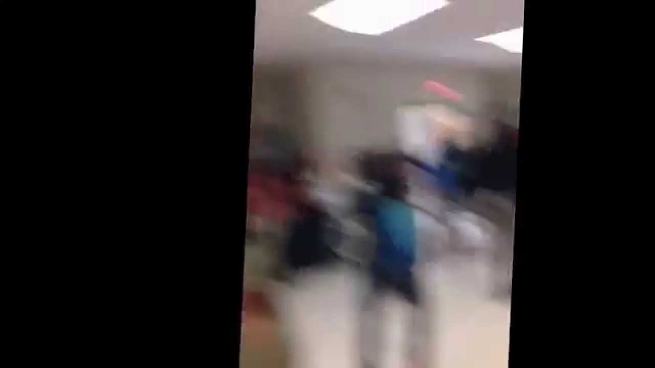 Kid gets his ass kicked - YouTube