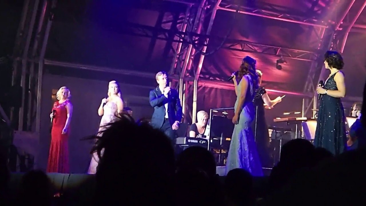 'For Good' (Wicked) - Amanda Harrison, Jemma Rix, Lucy Durack, Helen ...