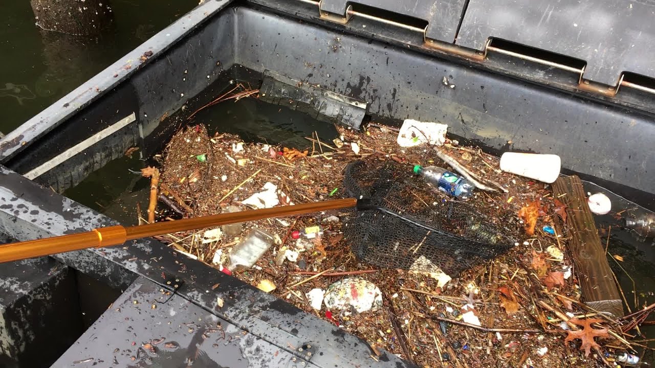 Video Now: New trash skimmer in Providence River Marina - YouTube