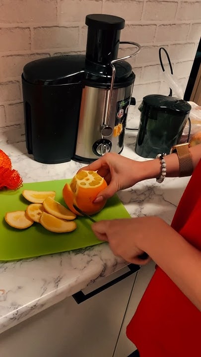 Сок из апельсина и яблока #соковыжималка #апельсин #яблоко #вкусно # ...