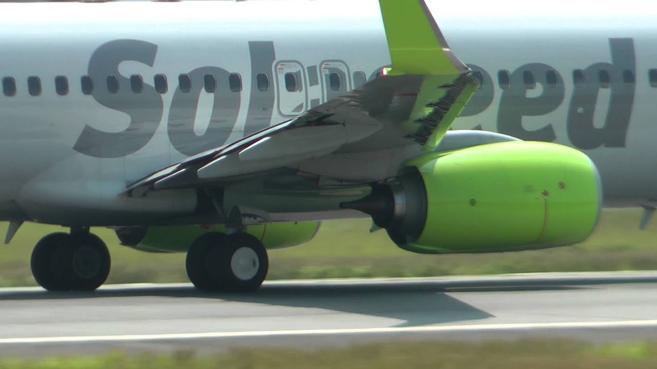 Kumamoto Airport-Solaseed Air(Boeing737-800) 151 - YouTube